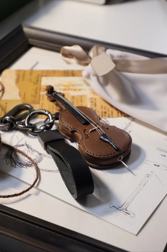 Crafted Leather Violin & Cello Keychain🎻 – ffmetro